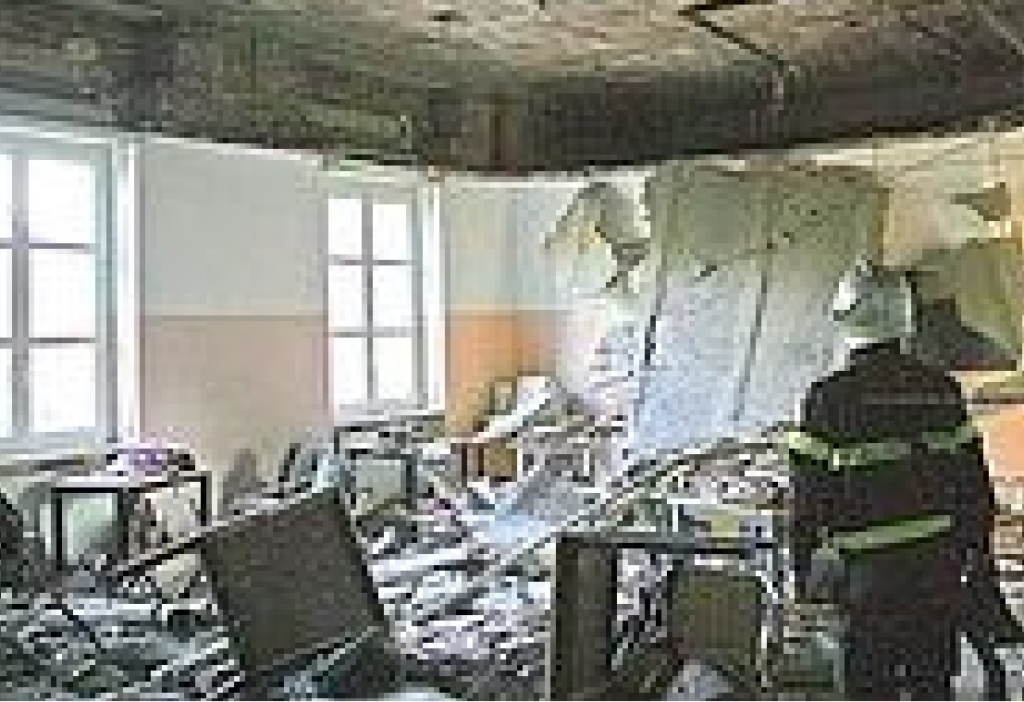 Il crollo di un'ala della scuola «Verga» Serradifalco, chieste 4 ... Il crollo di un'ala della scuola «Verga» Serradifalco, chieste 4 ...